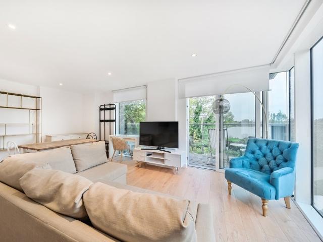 Apartment at Woodberry Grove, Greater London