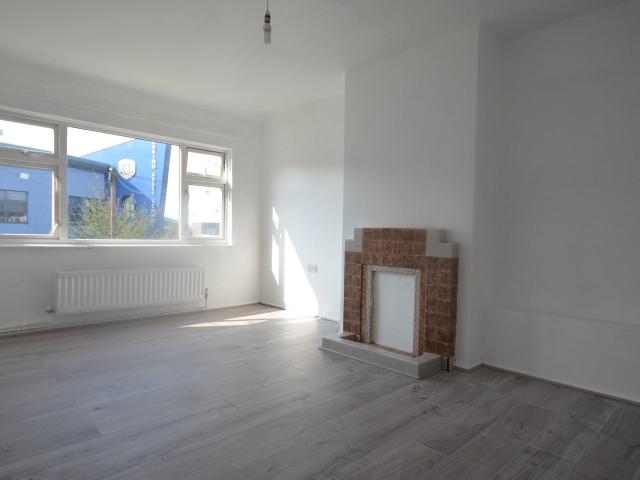 Apartment at Woodbridge Road, Greater London