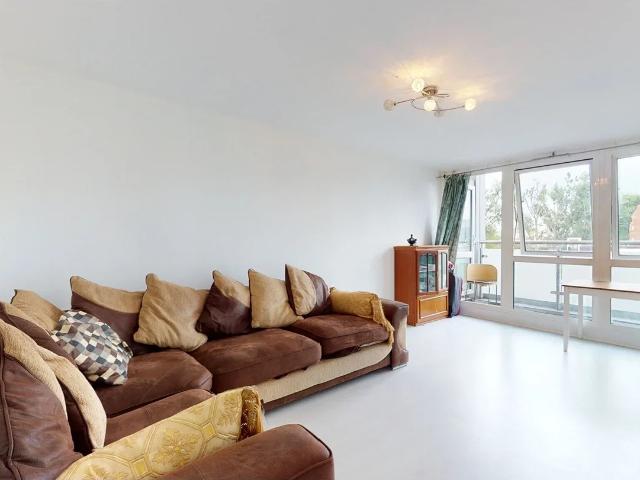 Apartment at Woodchester Square, City of Westminster