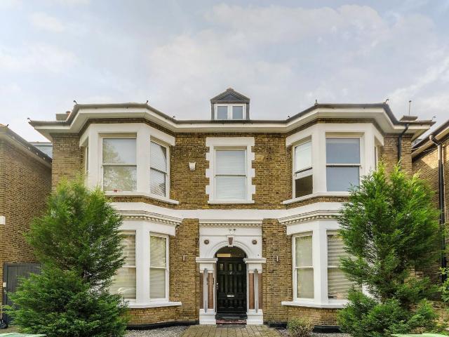 Apartment at Woodchurch Road, Greater London