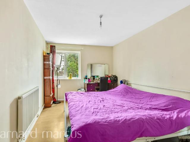 Apartment at Woodcote Road, Greater London