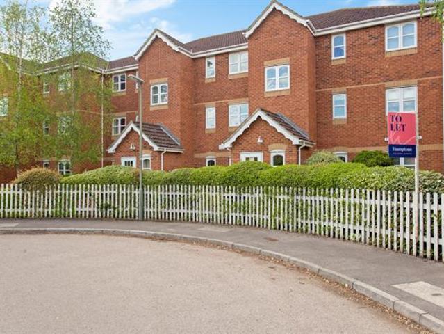 Apartment at Woodfield Road, Elmbridge