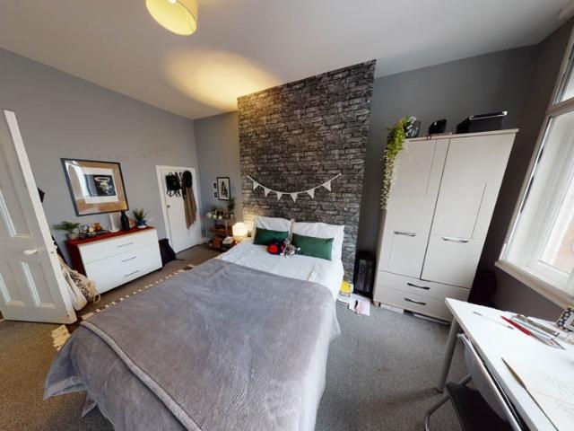 Apartment at Woodhouse Lane, Leeds