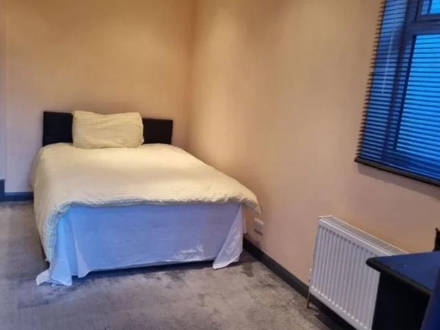 Room at Woodland Road, Greater London