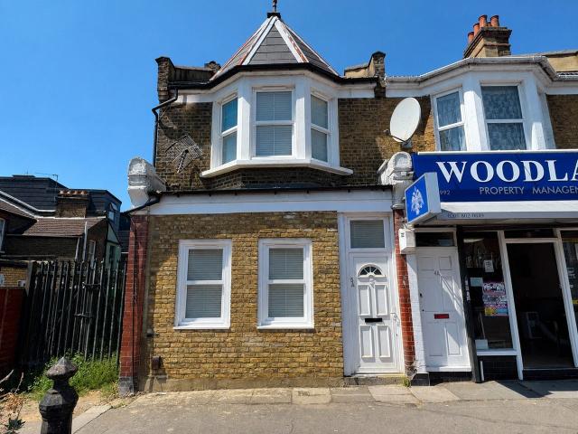 Apartment at Woodlands Park Road, Greater London