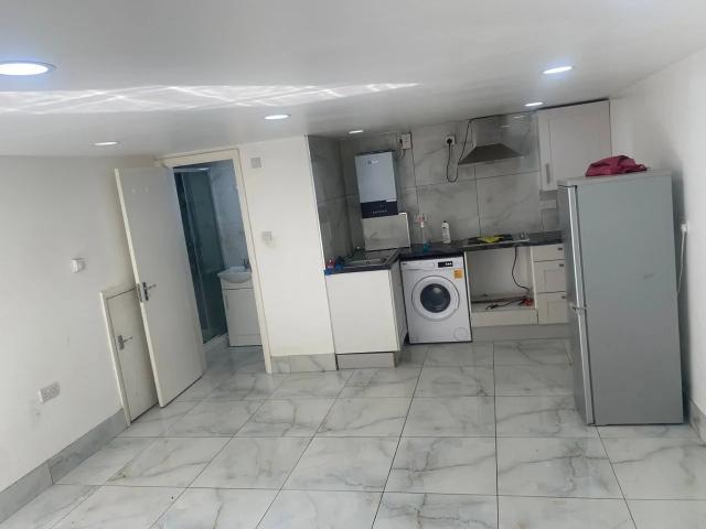 Apartment at Woodlands Road, Greater London