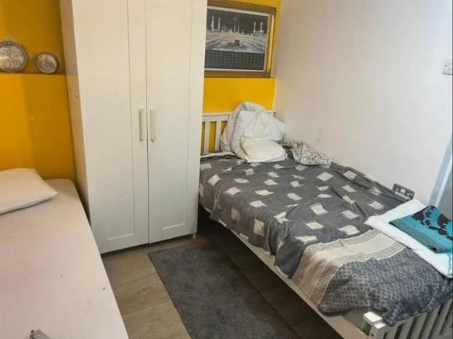Apartment at Woodlands Road, Greater London