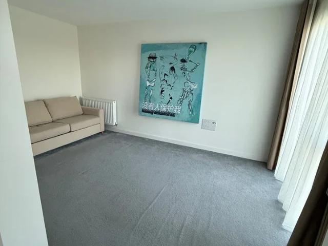 Room at Woodley Crescent, Greater London