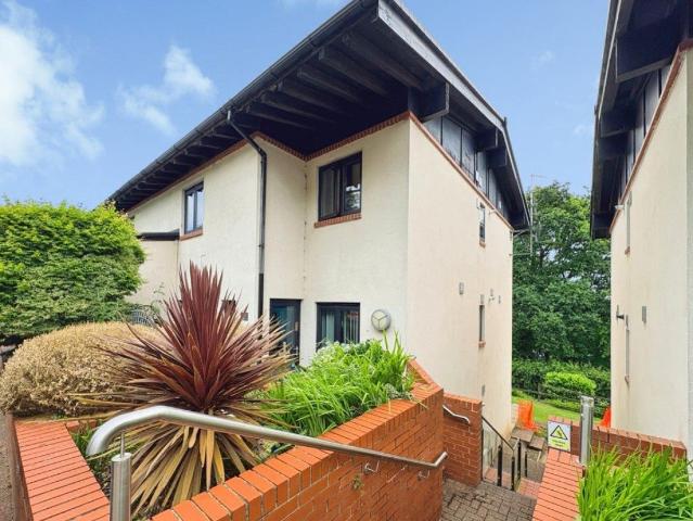 Apartment at Woodridge, Cefn Glas