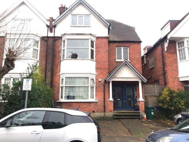 Apartment at Woodstock Road, Greater London