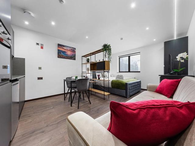 Apartment at Woodstock Road, Greater London
