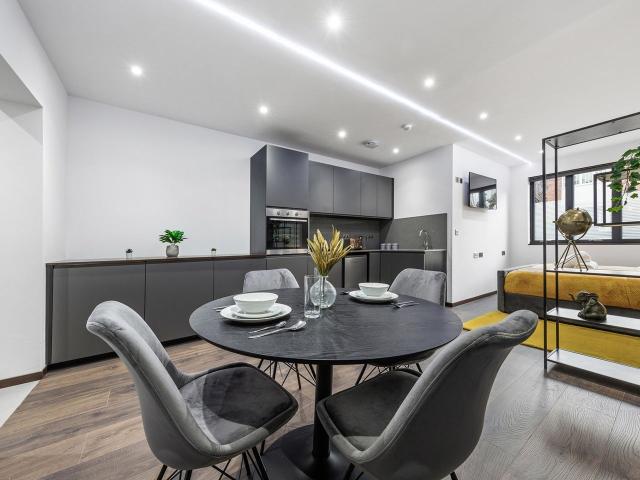 Apartment at Woodstock Road, Greater London