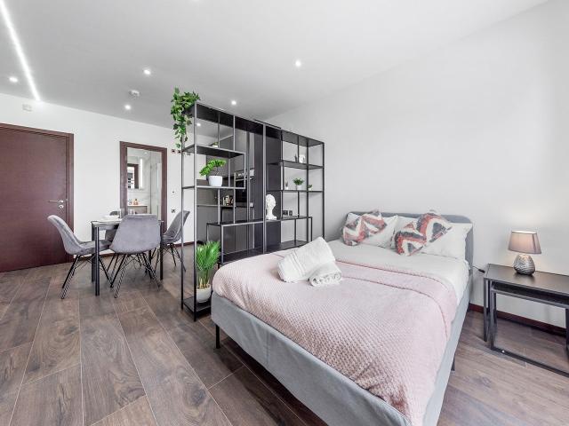 Apartment at Woodstock Road, Greater London
