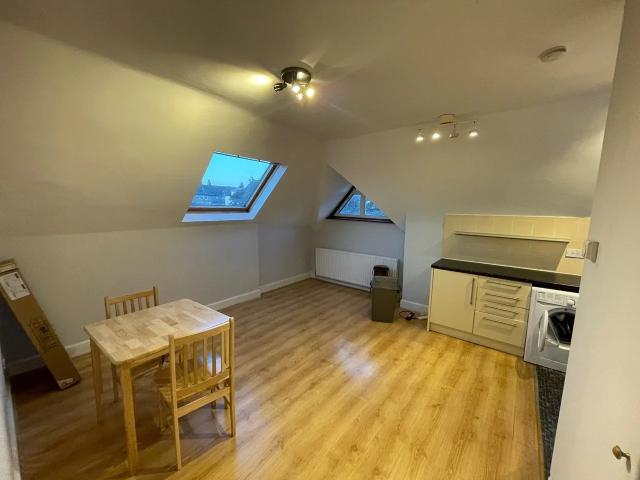 Apartment at Woodstock Road, Greater London