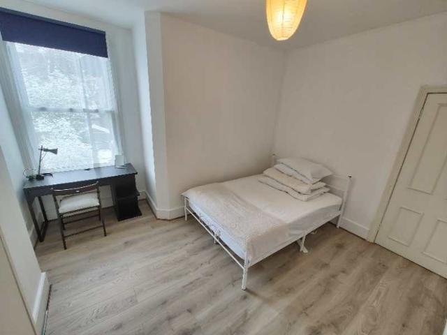 Apartment at Woodstock Road, Greater London