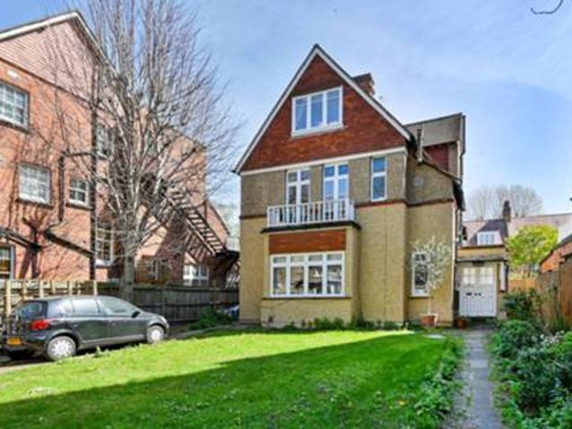 Apartment at Woodstock Road, Greater London