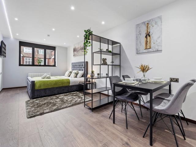 Apartment at Woodstock Road, Greater London