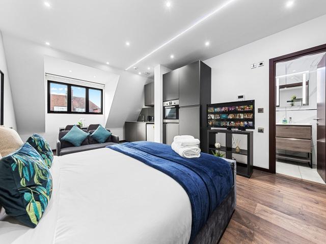 Apartment at Woodstock Road, Greater London