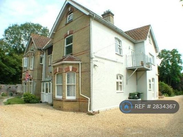 Apartment at Woodside Close, Northwood