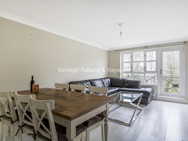 Apartment at Woodside Lane, Greater London