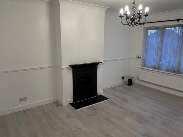 Apartment at Woodside Lane, Greater London