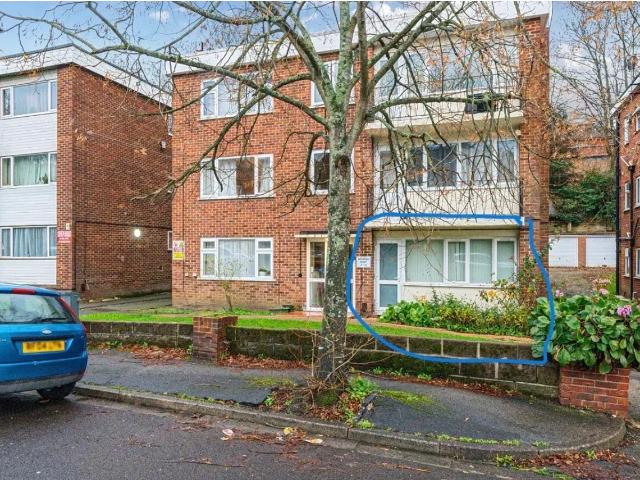 Apartment at Woodside Road, Southampton