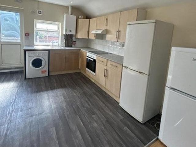 Apartment at Woodville Road, Cardiff