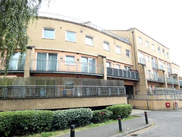 Apartment at Wooldridge Close, Greater London