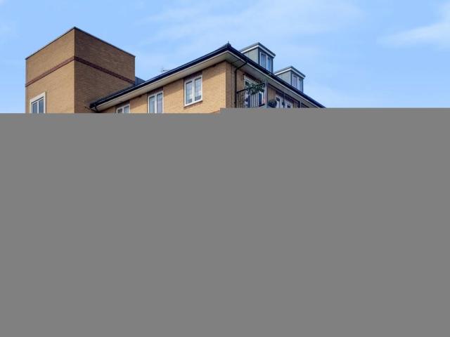 Apartment at Worcester Close, Greater London