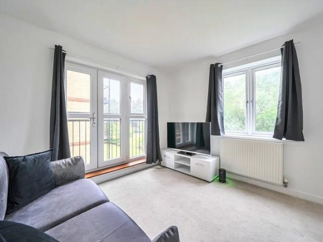 Apartment at Worcester Close, Greater London