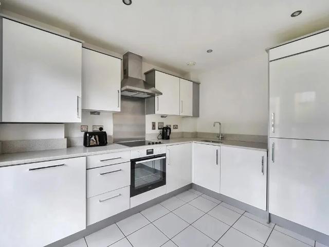 Apartment at Worcester Close, Greater London