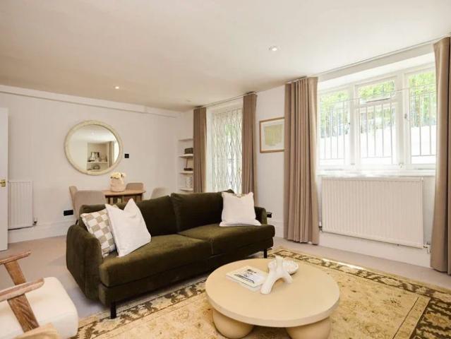 Apartment at Worsopp Drive, Greater London