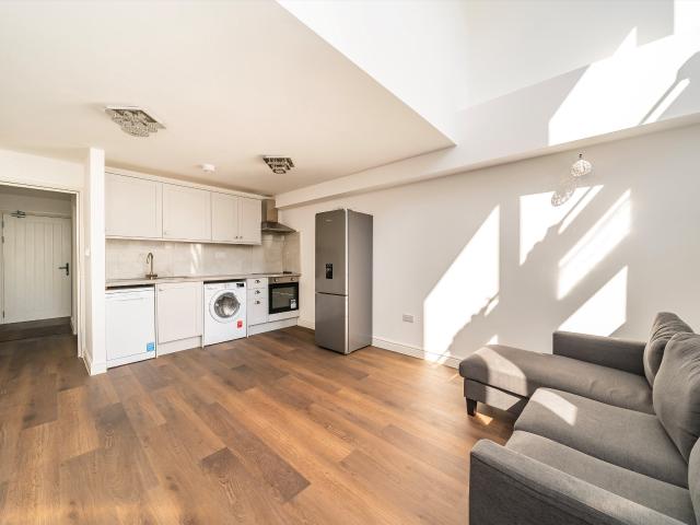 Apartment at Worsley Bridge Road, Greater London