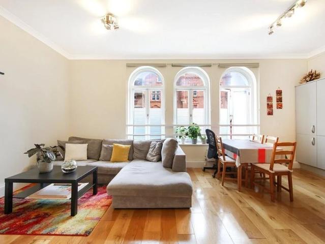 Apartment at Worple Road Mews, Greater London
