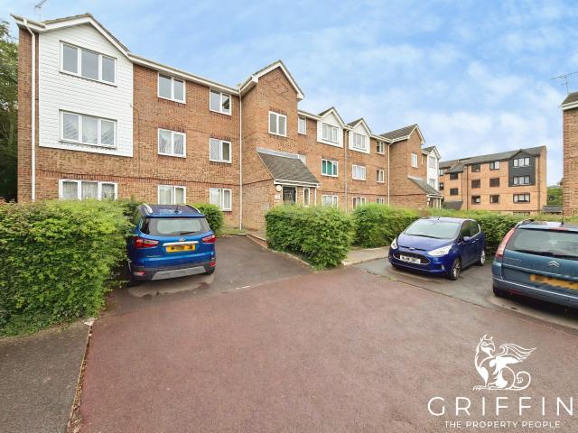 Apartment at Waterville Drive, Basildon