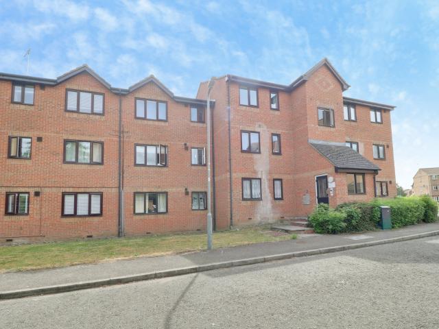 Apartment at Waterville Drive, Basildon