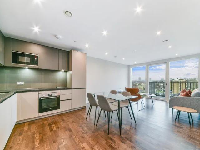 Apartment at Waterline Way, Greater London