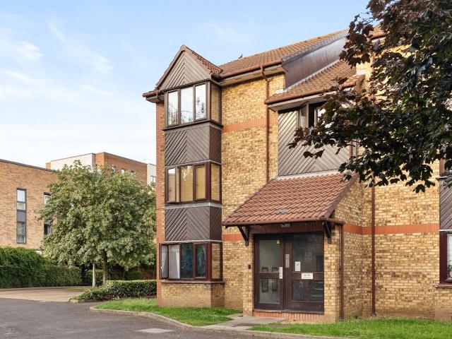 Apartment at Waterside Close, Greater London