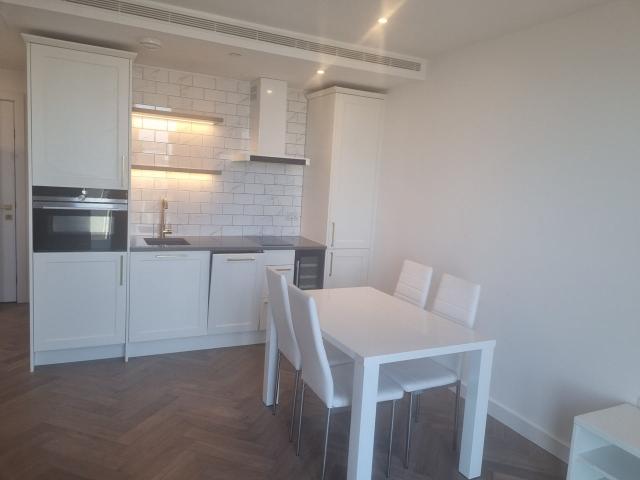 Apartment at Waterside Promenade, Greater London