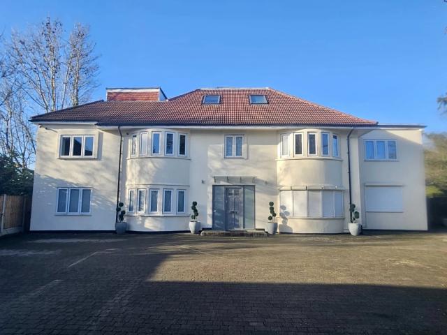 Apartment at Watford Way, Greater London