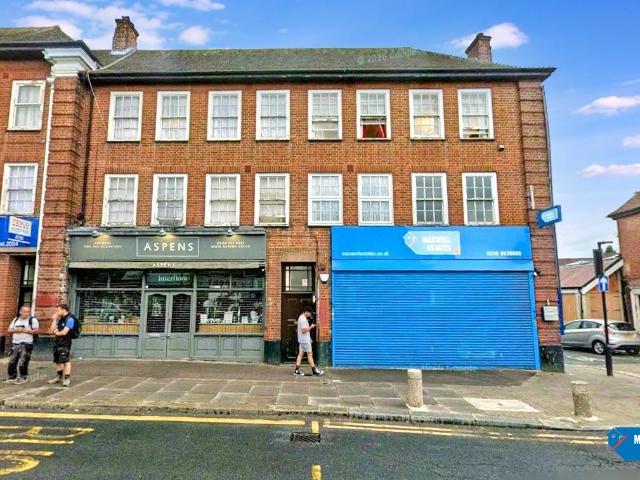 Apartment at Watling Avenue, Greater London