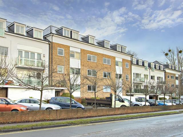 Apartment at Watling Street, Hertsmere