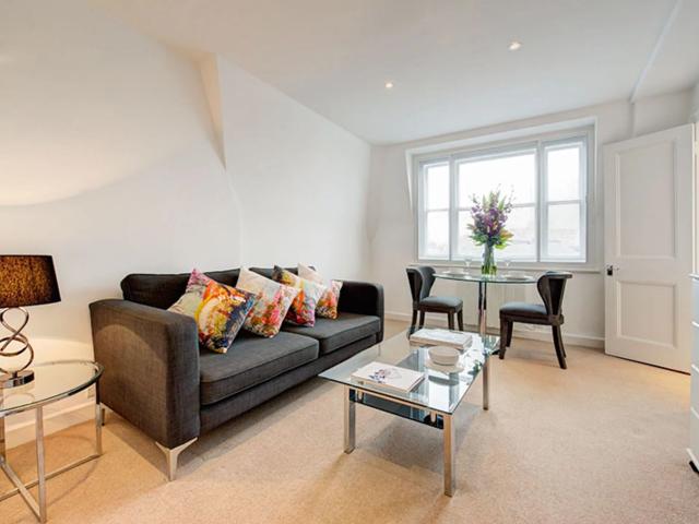 Apartment at Waverton Street, City of Westminster