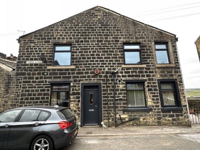Apartment at Wainstalls Road, Calderdale