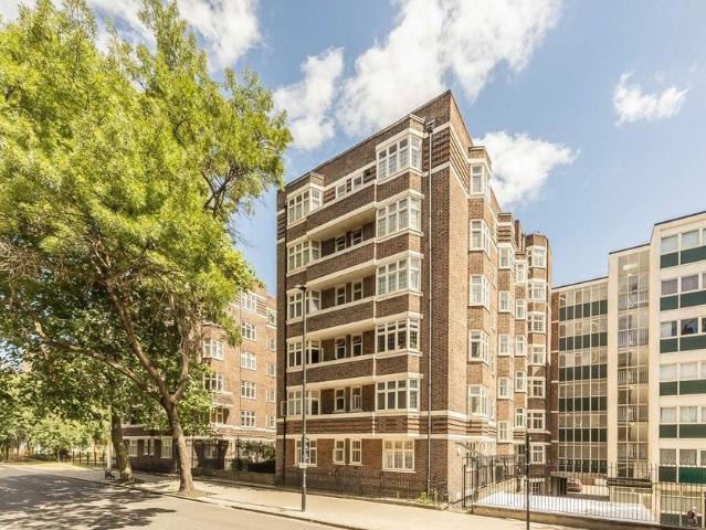 Apartment at Wakefield Mews, Greater London