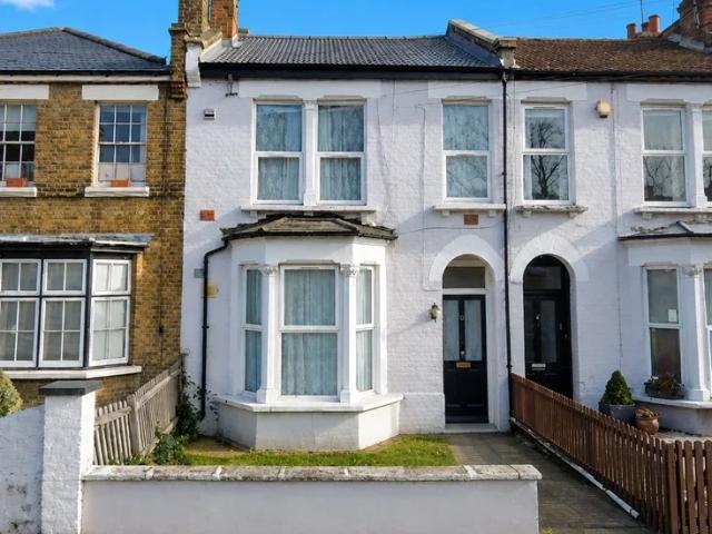 Apartment at Wakefield Road, Greater London