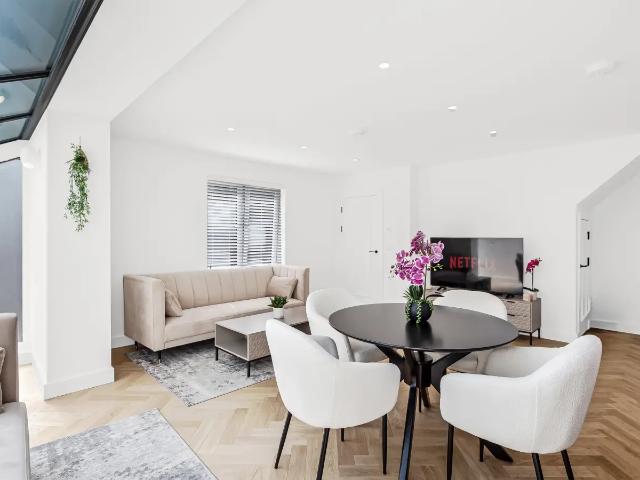 Apartment at Waldeck Road, Greater London
