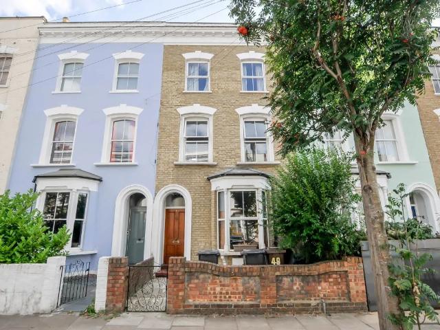 Apartment at Walford Road, Greater London