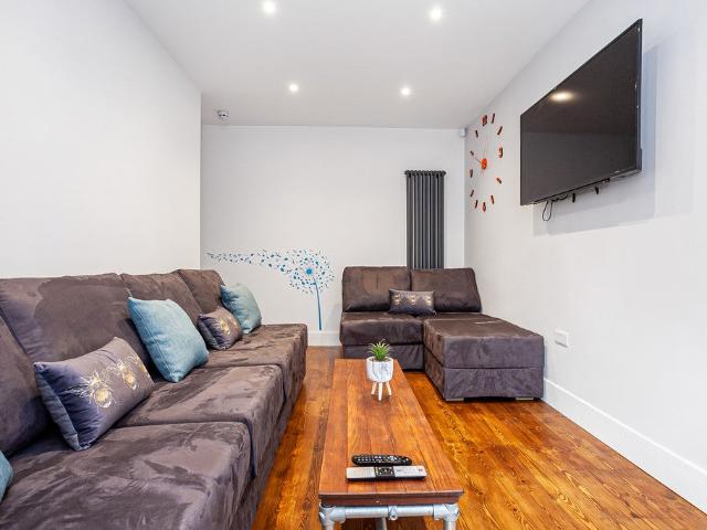 Apartment at Wallace Avenue, Manchester