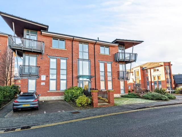 Apartment at Walls Avenue, Chester